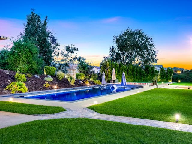 House with pool and garden