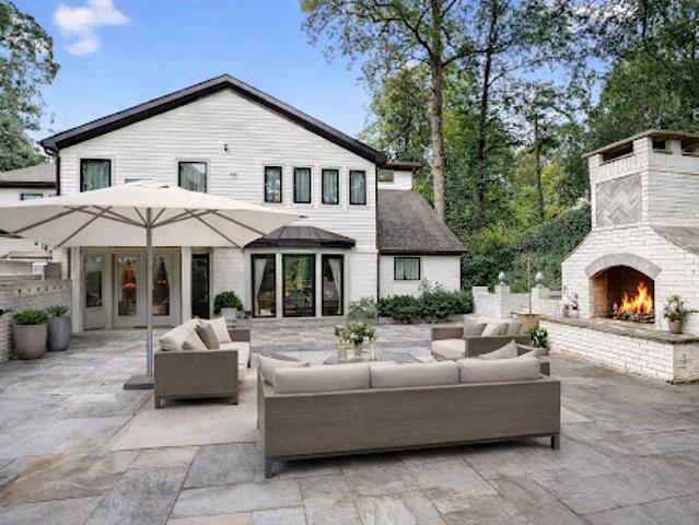 House with pool and garden