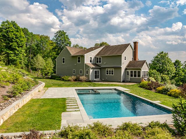 House with pool and garden