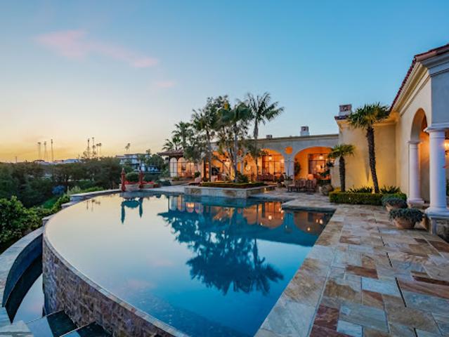 House with pool and garden