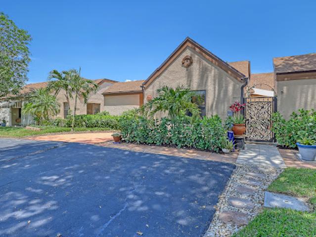 House with pool and garden