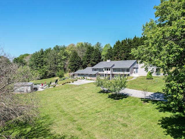 House with pool and garden