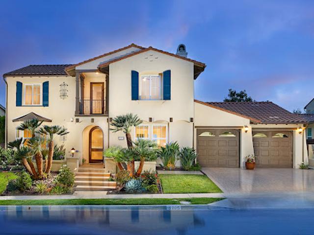 House with pool and terrace