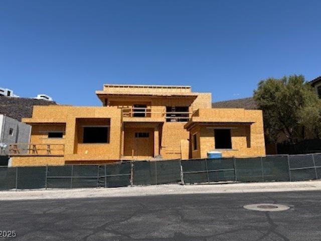 House with pool and terrace