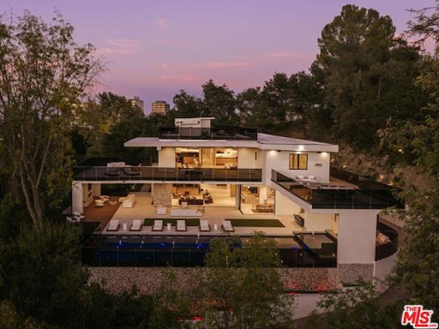 House with pool and terrace
