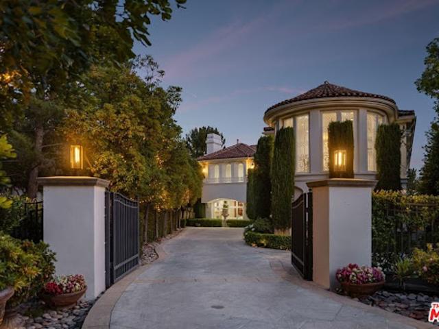 House with pool and terrace