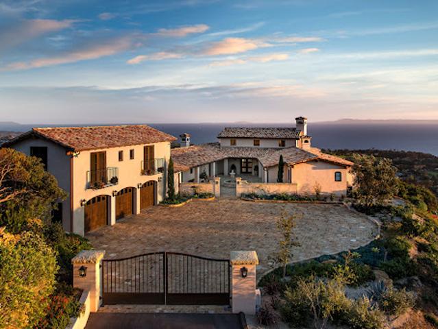 House with pool and terrace