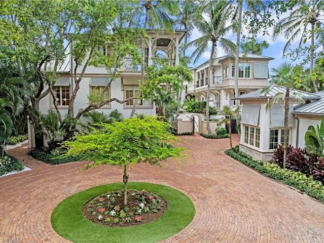 House with pool and terrace