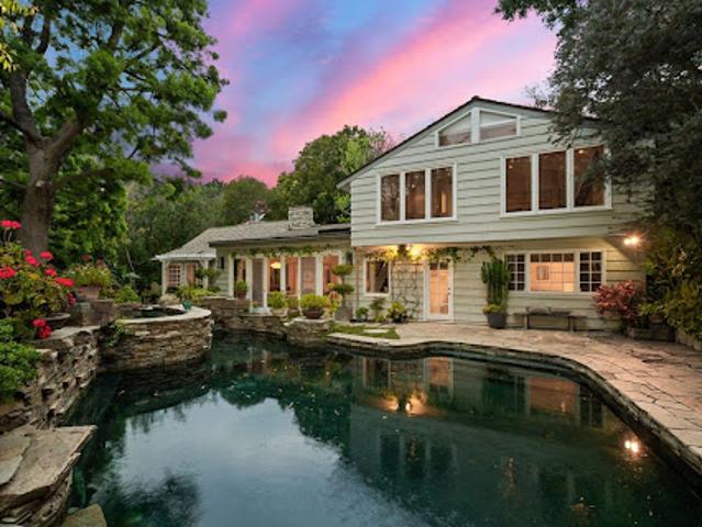 House with pool and terrace