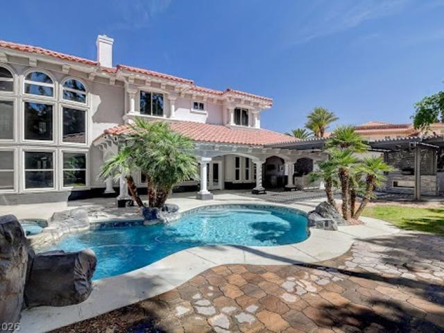 House with pool and terrace