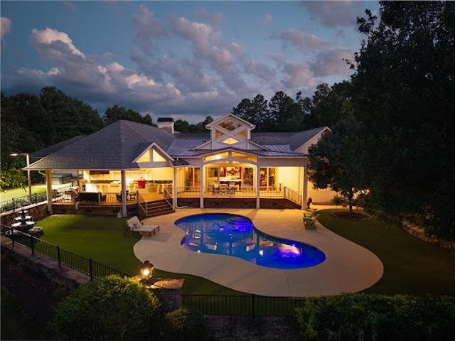 House with pool and terrace
