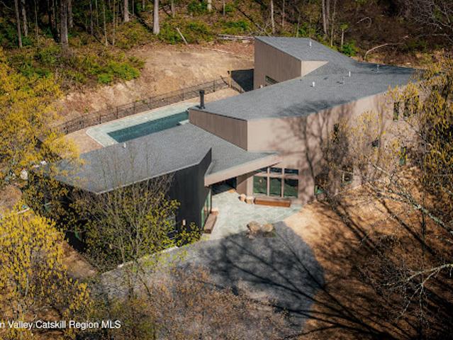 House with pool and terrace