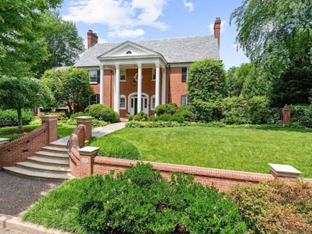 House with terrace