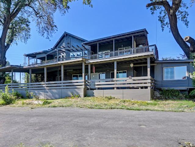 House with terrace