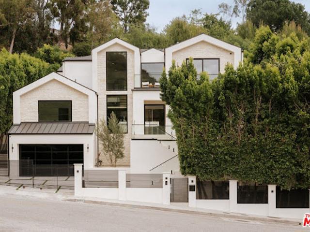 House with terrace