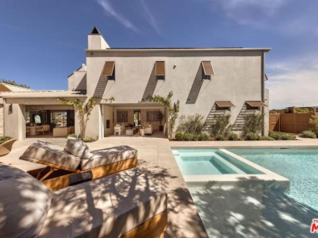 House with terrace