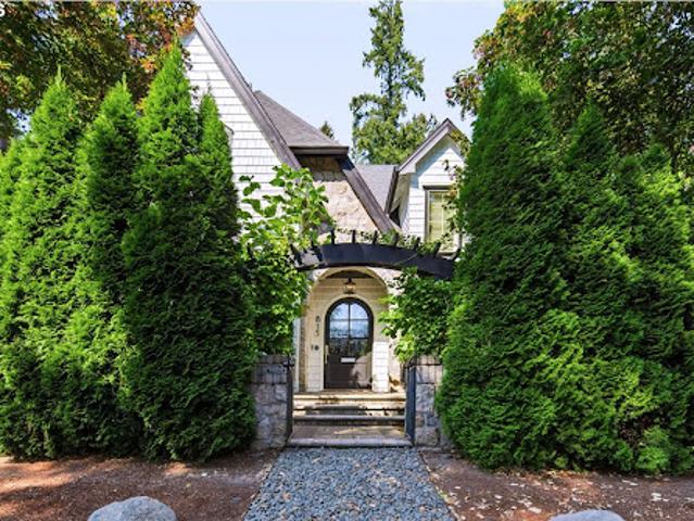 House with terrace