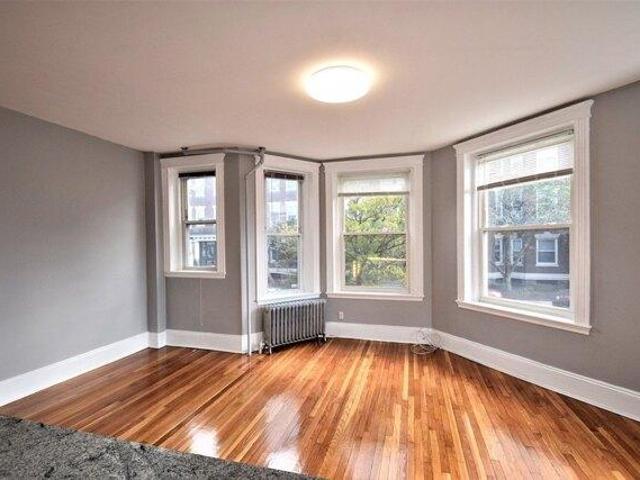 house with 14 bedroom, Boston MA ES104264157