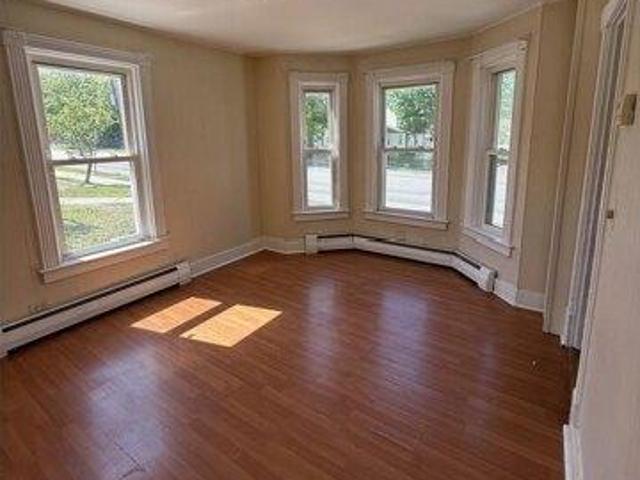 house with 14 bedroom, Burlington VT ES104009260