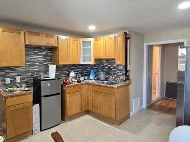 house with 14 bedroom, Hartford CT ES104076372