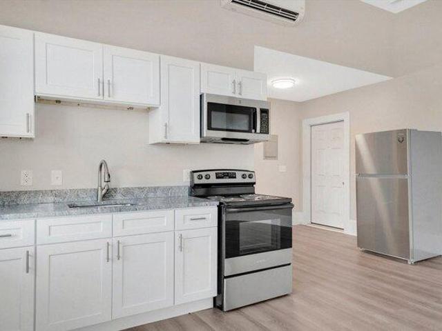 house with 14 bedroom, Northampton MA ES104808658
