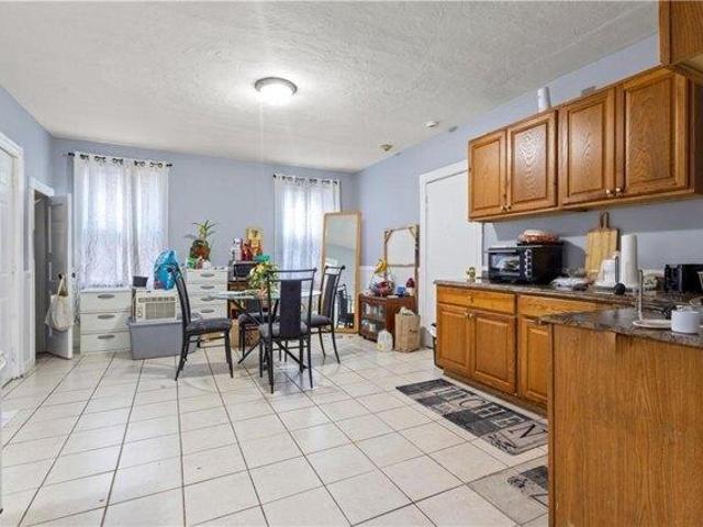 house with 14 bedroom, Providence RI ES105124600