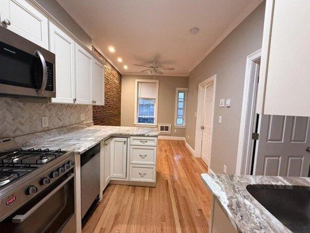 house with 15 bedroom, Boston MA ES104566746