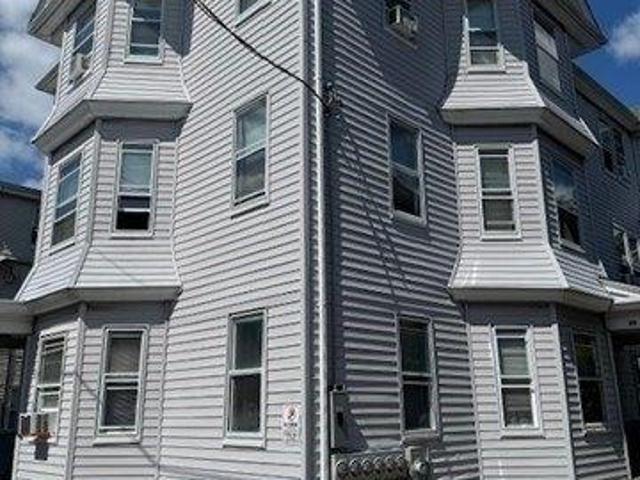 house with 15 bedroom, Fall River MA ES103548393