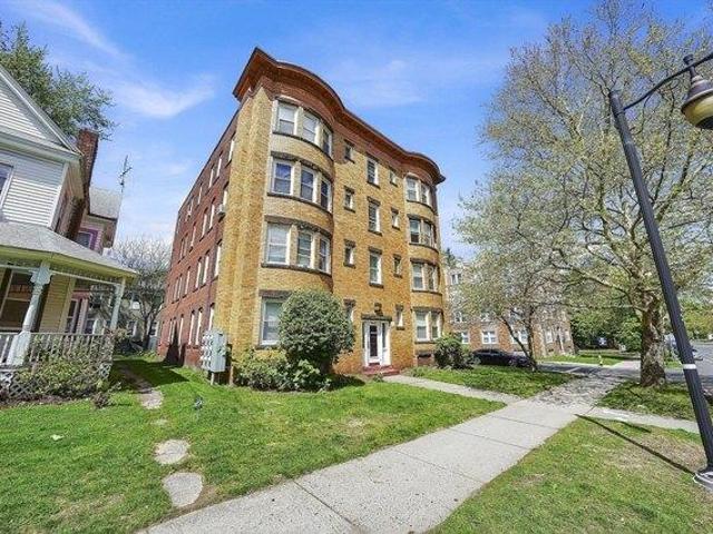house with 15 bedroom, Springfield MA DLS102584705