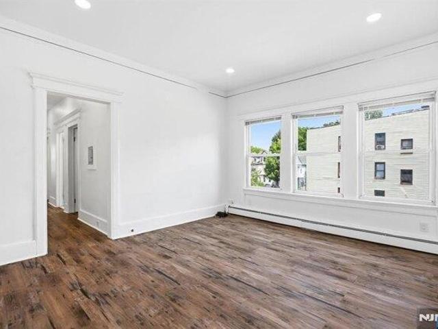 house with 16 bedroom, East Orange NJ DS102799903