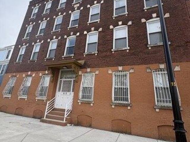 house with 16 bedroom, Holyoke MA ES104295820
