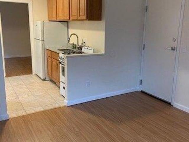house with 16 bedroom, Hartford CT ES104262325