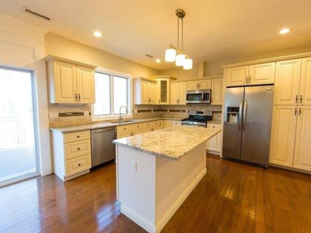 house with 16 bedroom, Shrewsbury MA ES105040803