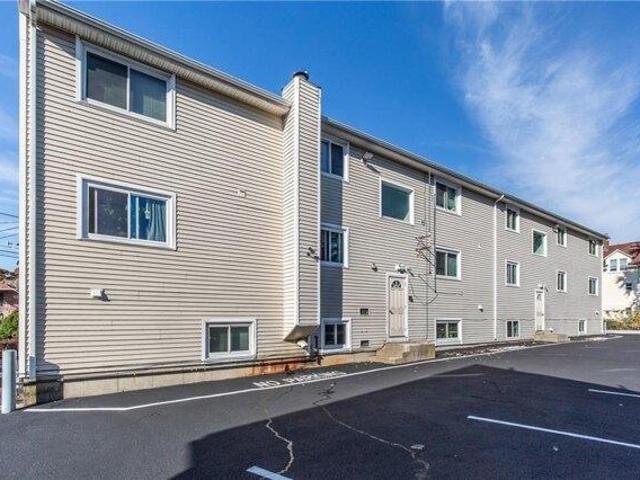 house with 16 bedroom, Pawtucket RI ES104078817