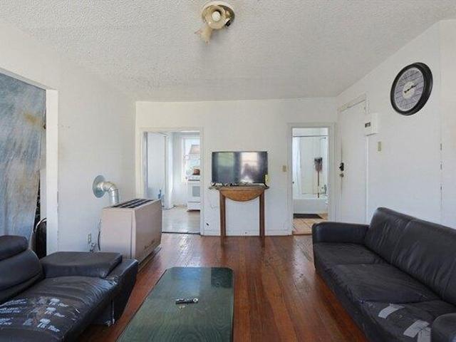 house with 17 bedroom, Fall River MA ES105113989