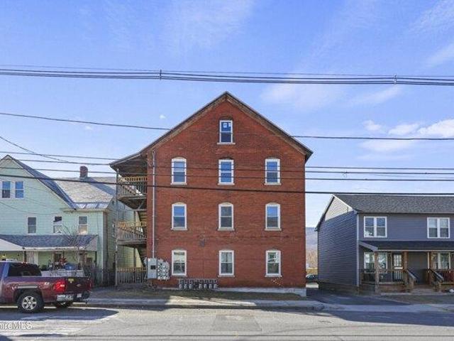house with 18 bedroom, Adams MA DLS102120763