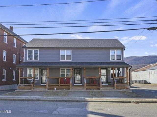 house with 18 bedroom, Adams MA ES103074733