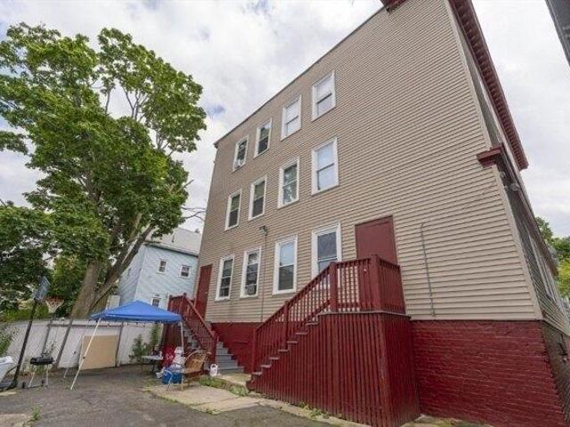 house with 18 bedroom, Lynn MA ES104853151