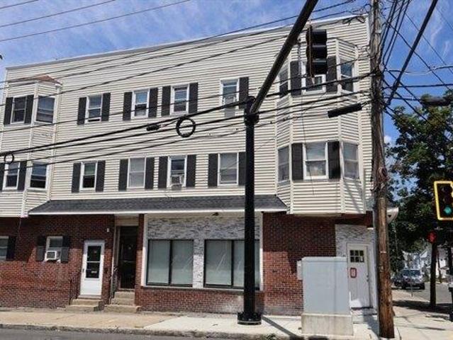 house with 18 bedroom, Malden MA ES104758586
