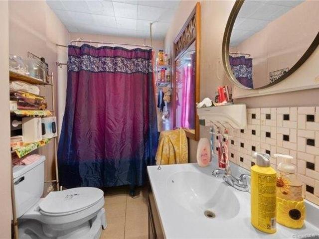 house with 18 bedroom, New Britain CT ES103099196