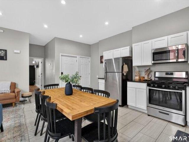 house with 18 bedroom, New Haven CT ES104074994