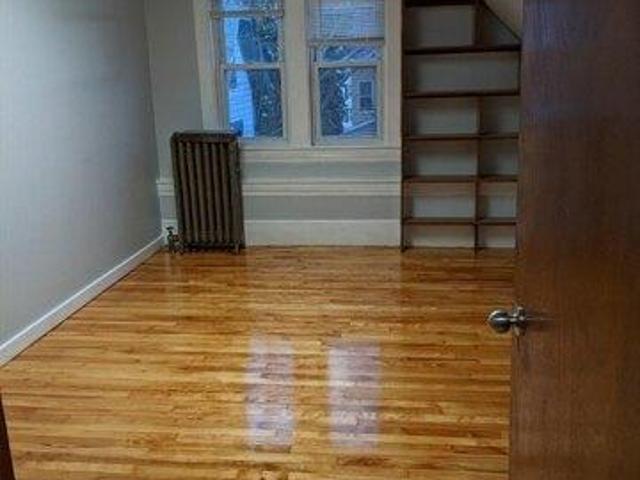 house with 18 bedroom, Worcester MA ES105107122