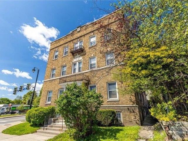 house with 19 bedroom, Rochester NY ES104906268
