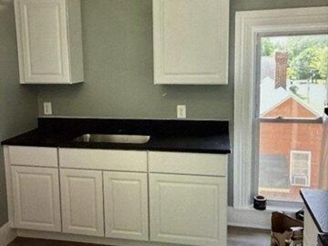 house with 10 bedroom, Concord NH ES105113732
