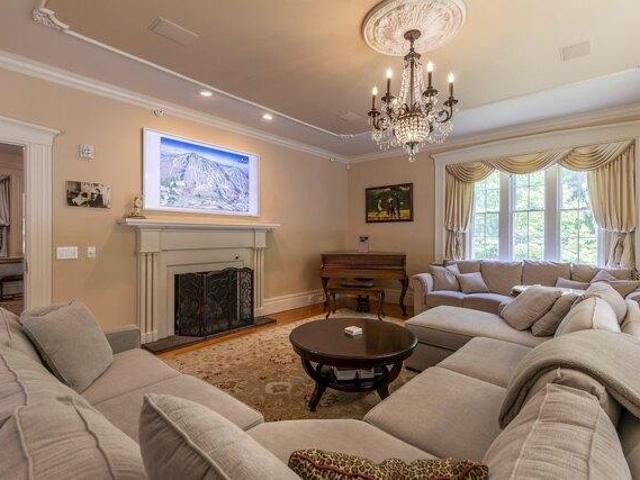 house with 10 bedroom, Cavendish VT ES105203109