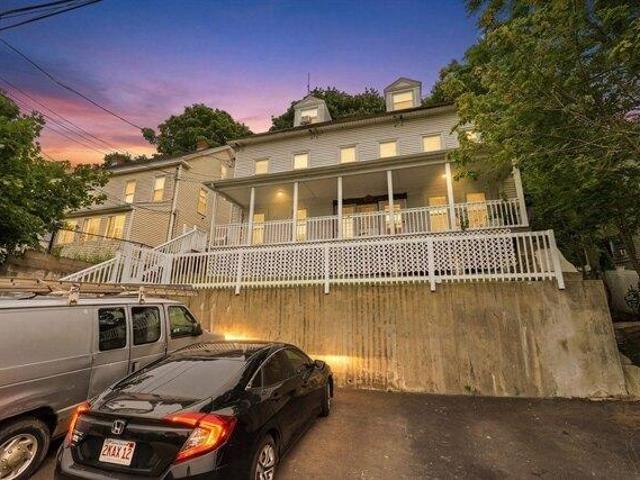 house with 10 bedroom, Clinton MA ES105041089