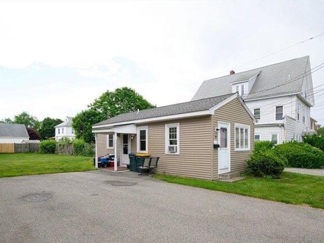 house with 10 bedroom, Abington MA ES104480080