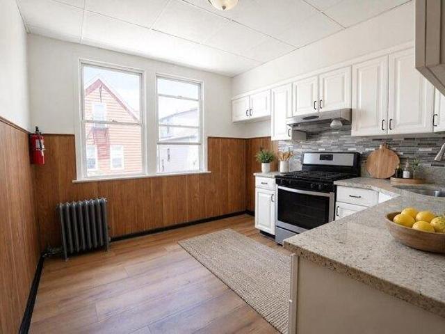 house with 10 bedroom, Bayonne NJ DS104235320