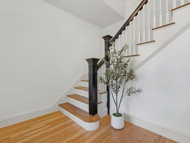 house with 10 bedroom, Beverly MA ES103885544