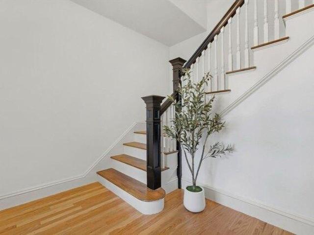 house with 10 bedroom, Beverly MA ES104921698